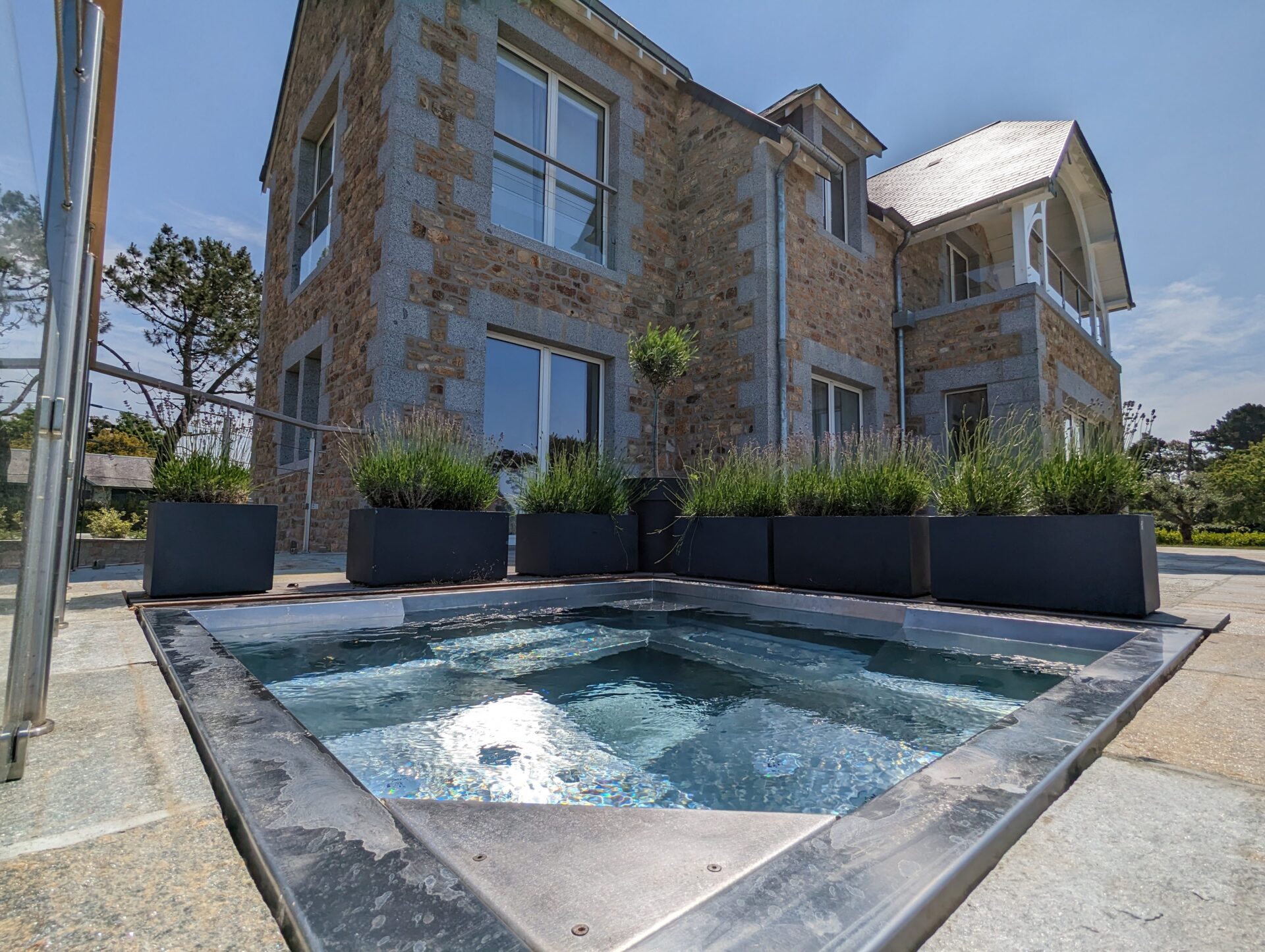 Spa inox 4 places - Une réalisation Haliades - Made in France